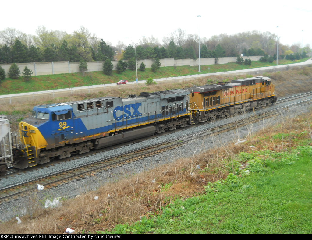 UP 7124&CSX 99